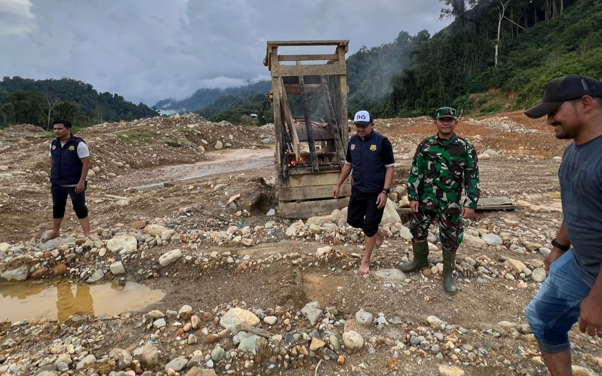 Polda Aceh Tertibkan Tambang Emas Ilegal di Pidie, Sita Sejumlah Barang Bukti - Sumber ...