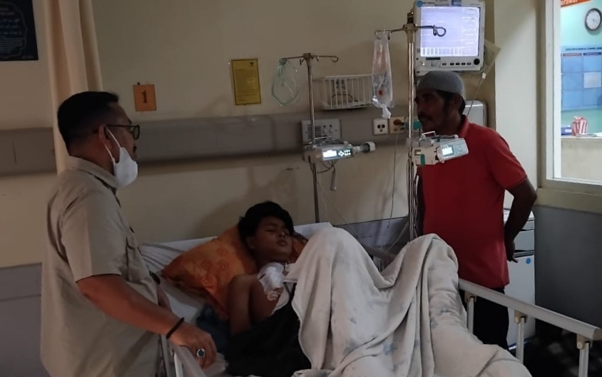 Bang Zak Jenguk Remaja Penderita Ginjal Bocor di RSUDZA