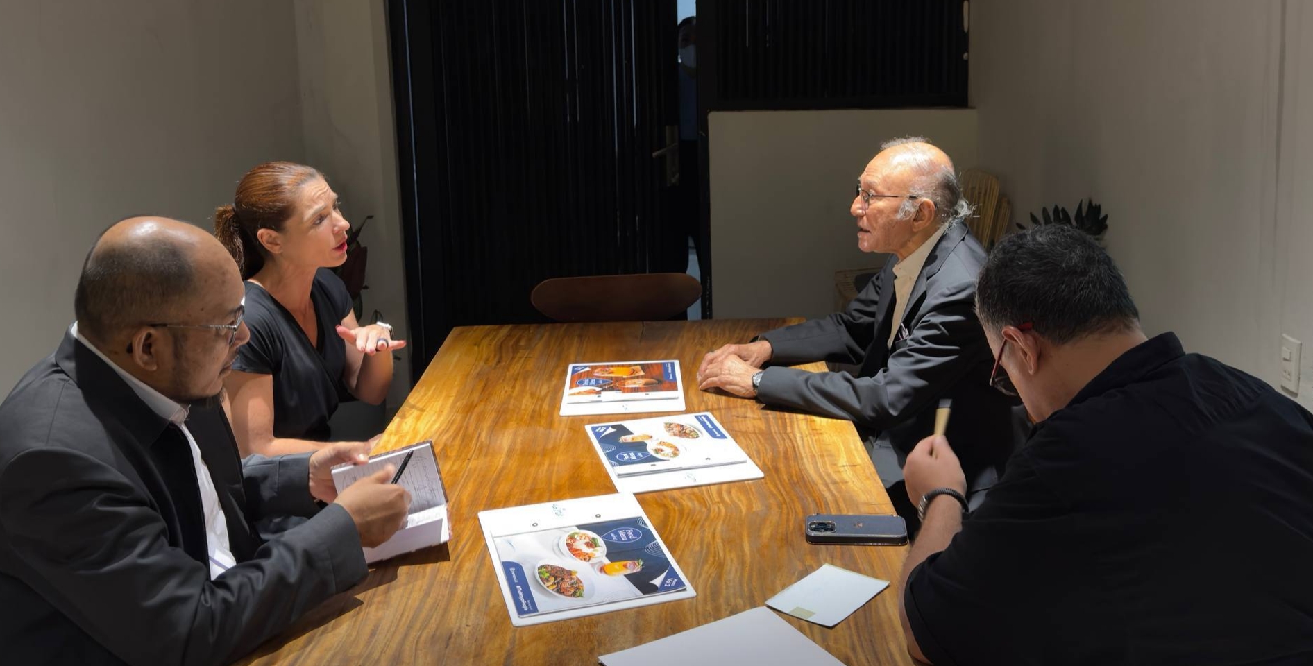 Wali Nanggroe Bertemu Konsul AS, Bicarakan Penanganan Pasca Bencana ...